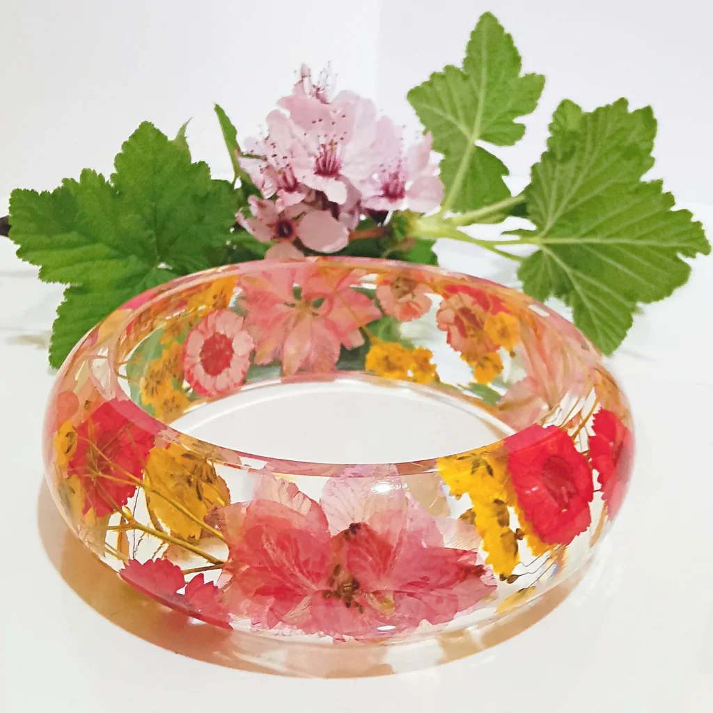 Real flower resin bangle-nature inspired jewellery – Jyoti's Resin Glow